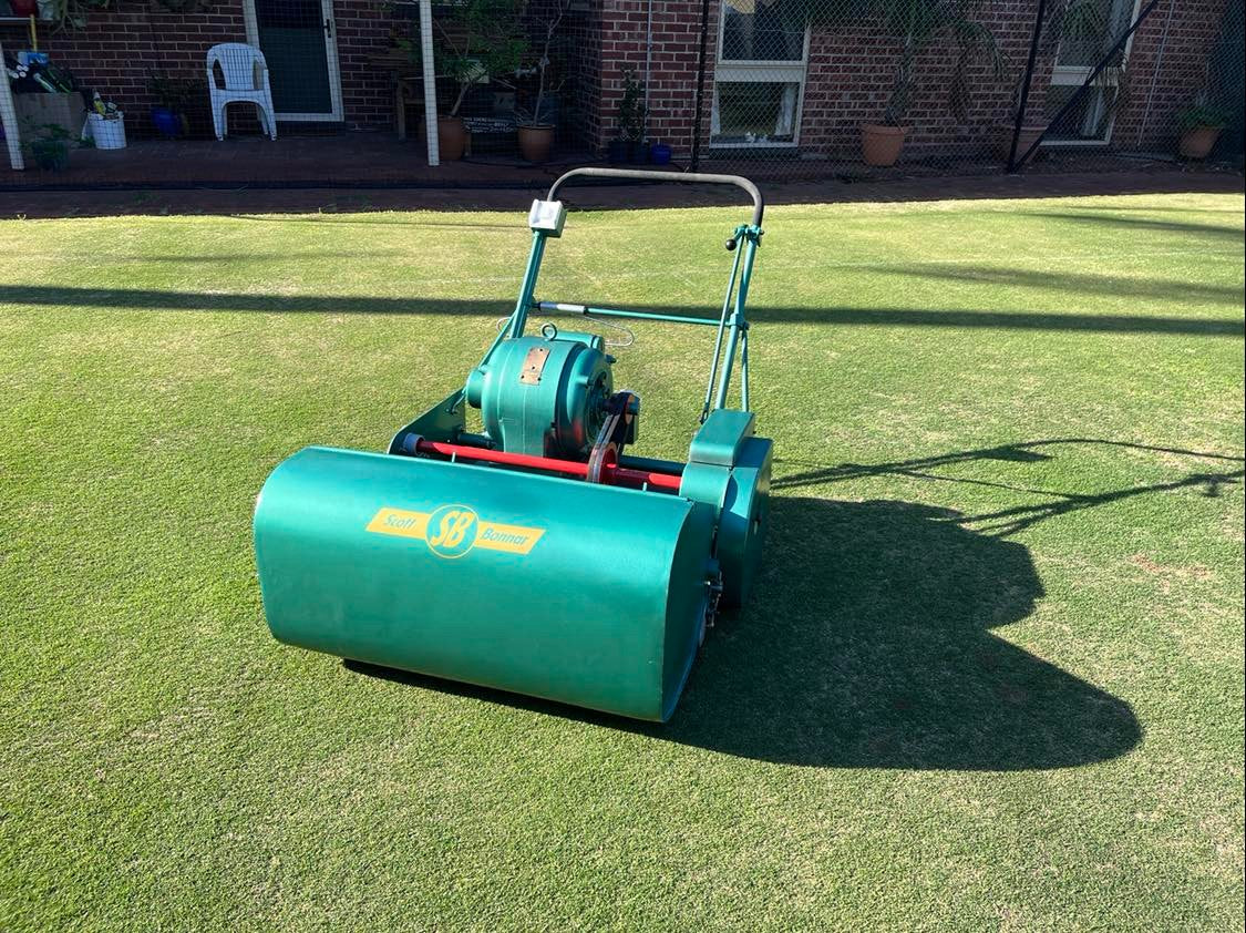 Scott Bonnar Queen – CenturyMowers