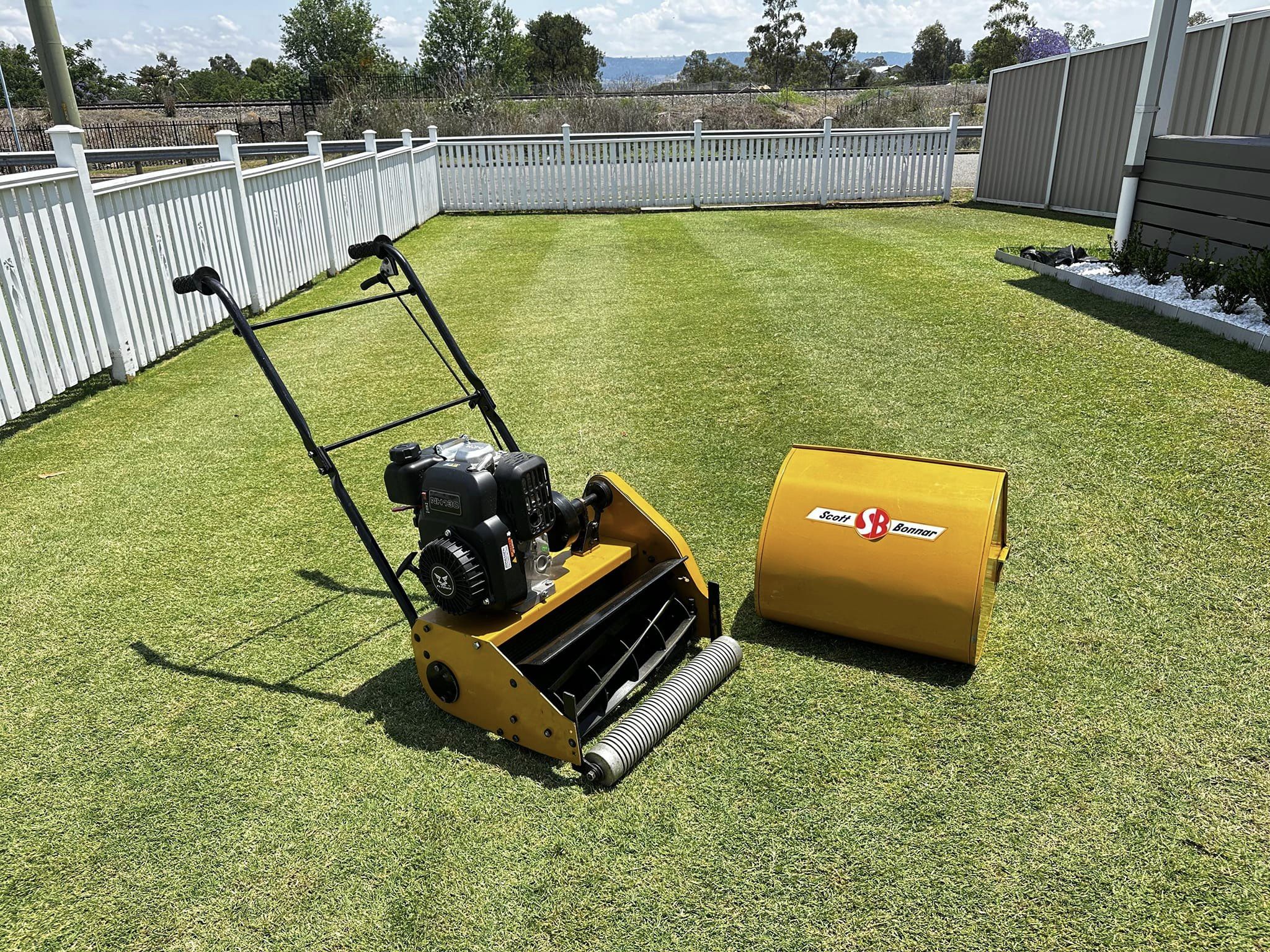 Scott Bonnar Model 33 – CenturyMowers